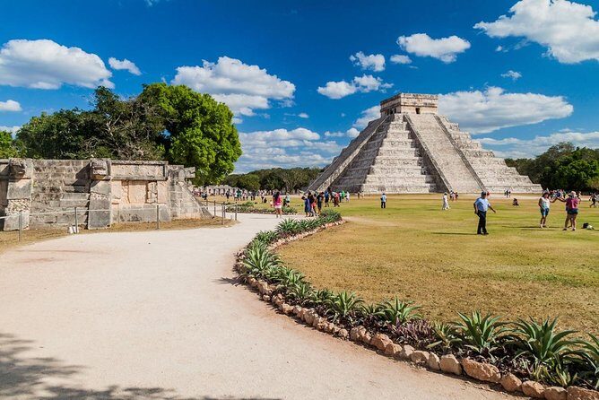 Full-Day Tour to Chichen Itza and Sacred Cenote from Cancún - Real Experiences: What Travelers Say
