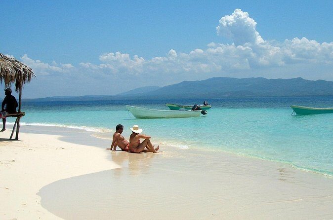 Full Day Tour to Paradise Island - Cayo Arena - Who Should Consider This Tour?