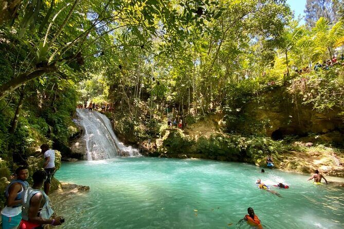 Full-Day Tour to the Blue Hole and Dunn's River Falls - An In-Depth Look at the Tour Experience