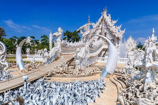 Full Day Tour White Temple Black House and Blue Temple with Lunch - Practical Tips for Your Trip