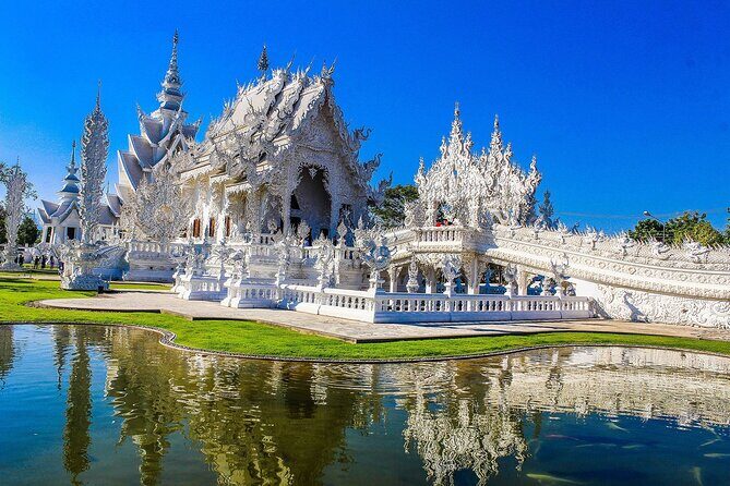 Full Day Tour White Temple Black House and Blue Temple with Lunch - Is This Tour Right for You?