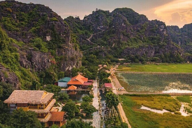 Full-Day Trang An, Hoa Lu and Mua Cave Tour with Lunch - FAQ