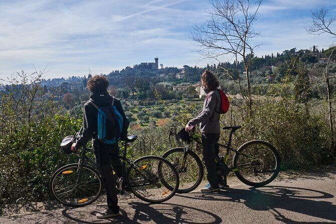Full-Day Tuscan Hills Bike Tour With Lunch at Farm - Exploring the Experience