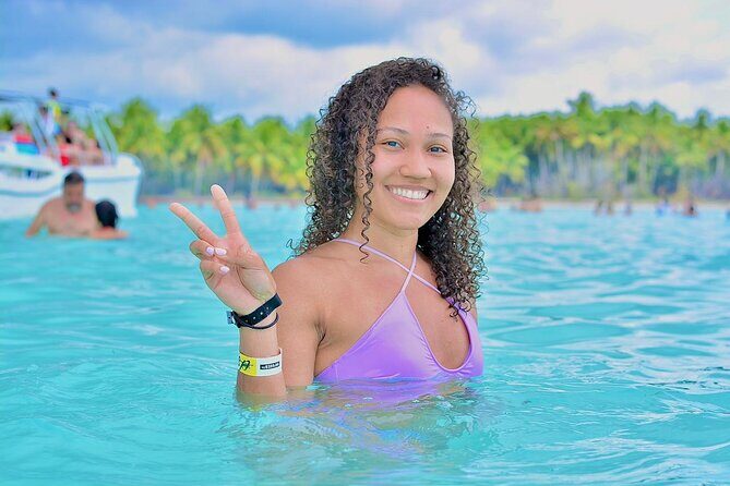 Full day VIP Excursion on Luxury Yacht to Saona Island - Key Points