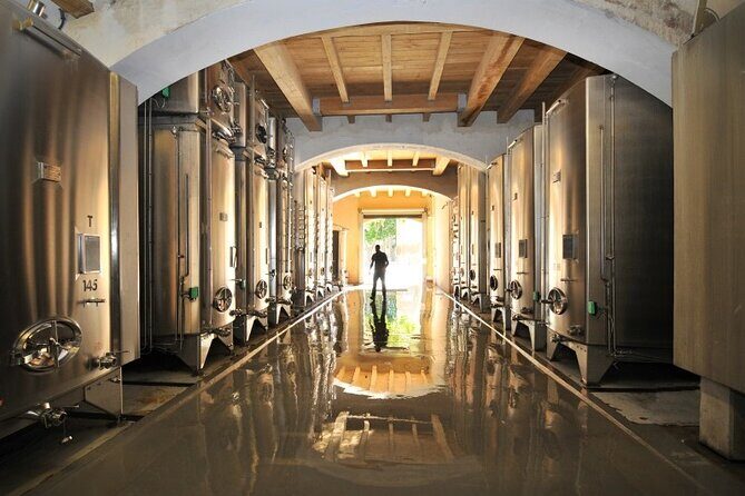 Full day Wine Tour around Luberon from Aix en Provence - Key Points