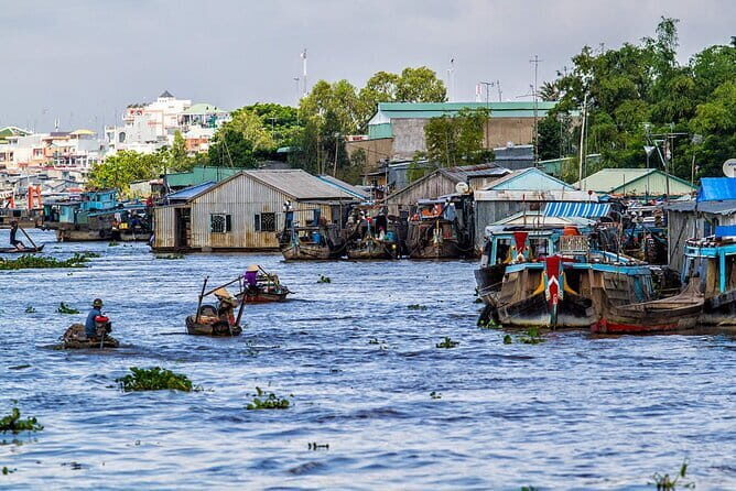 Full-Day with Lunch & Pick up to Cu Chi Tunnels and Mekong Delta - Who Should Consider This Tour?