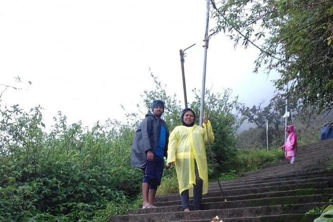 Full moon pilgrimage up the sacred mountain Adams Peak - Key Points
