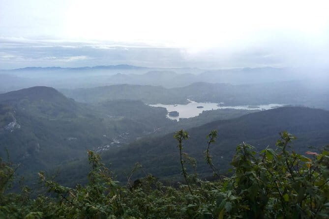 Full moon pilgrimage up the sacred mountain Adams Peak - The Sum Up