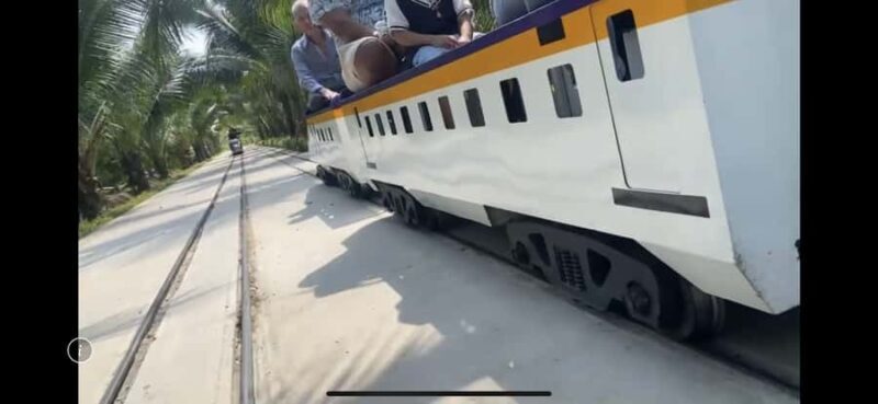 Fun coconut farm + Railway market + Floating market - Key Points