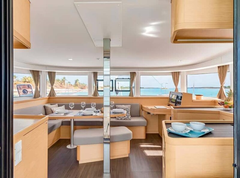 Funchal: New Year's Eve - Luxury Catamaran with food & drink - Tailored for Those Who Value Experience and Comfort