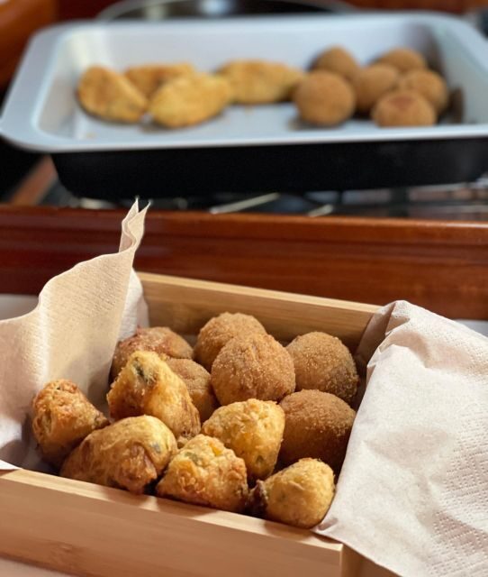 Funchal: Private Sailing Sunrise, Sunset & Moonlight Cruises - Food and Beverage: Tasty Bites and Refreshments