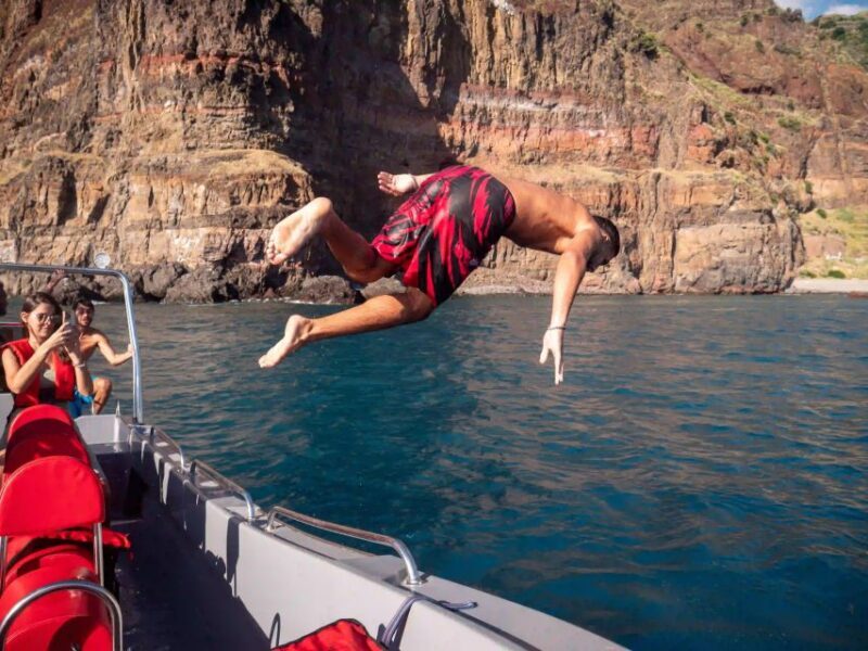 Funchal: Speedboat SEE THE ISLAND AND LIFE AT SEA - FAQs