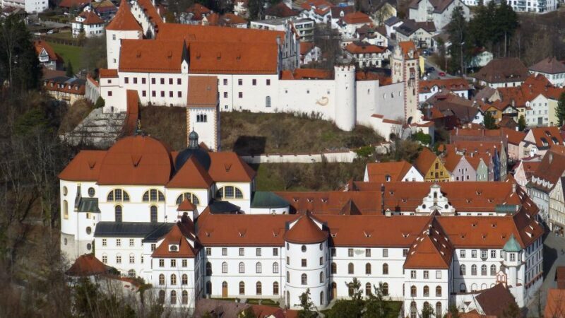 Füssen: Private Guided Walking Tour - Authenticity and Authentic Experiences