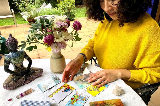 Gain new perspective with a Tarot Reading - Key Points