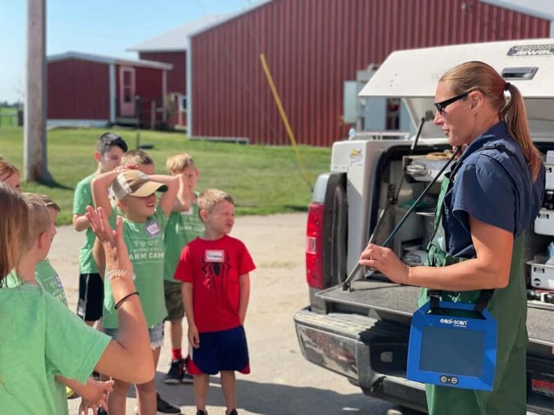 Galena Area: Berning Acres Family Dairy Farm Tour - Introduction: An Authentic Dairy Farm Experience