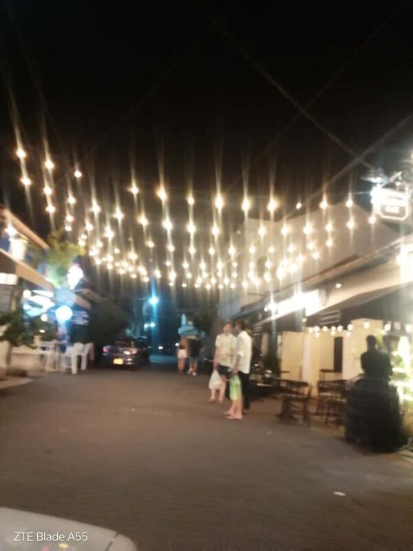 Galle: Fort Nightlife Tour with Arrack Tasting & Snacks - Who Will Love This Tour?