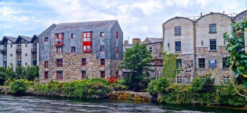 Galway City: Guided 1.5-Hour Walking Tour - Exploring Galway in 90 Minutes: What to Expect