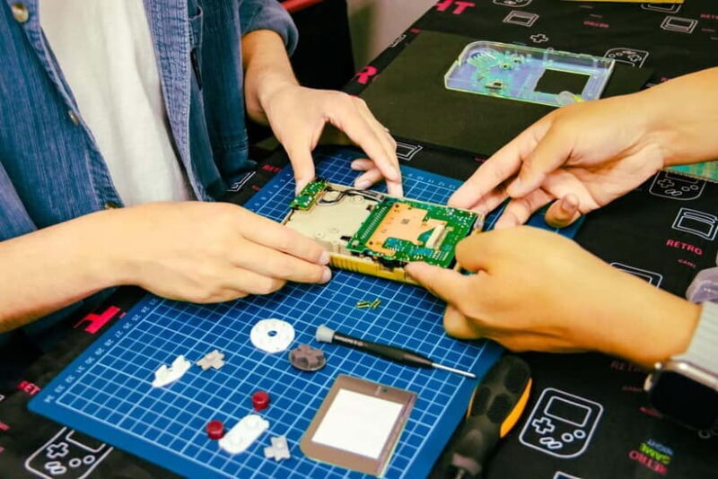 Gameboy Mod Workshop at Akihabara, Tokyo - An In-Depth Look at the Experience