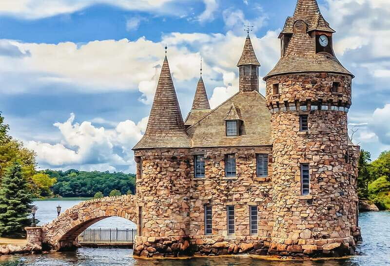 Gananoque: 1000 Islands Cruise & Optional Boldt Castle Entry - Navigating the Border and Documentation