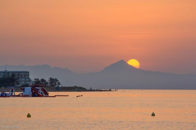 Gandia: Sunset at sea from Gandia - Key Points