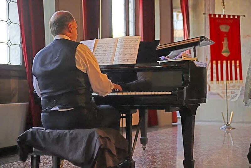 Garda: Lyrical Concert with Piano and Mezzosoprano - Key Points