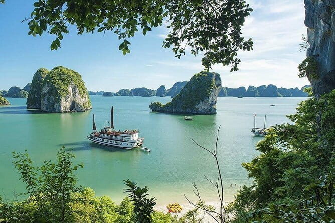 Garden Bay Cruises - Traditional Wooden Boat to Bai Tu Long Bay - An Overview of What Youll Experience