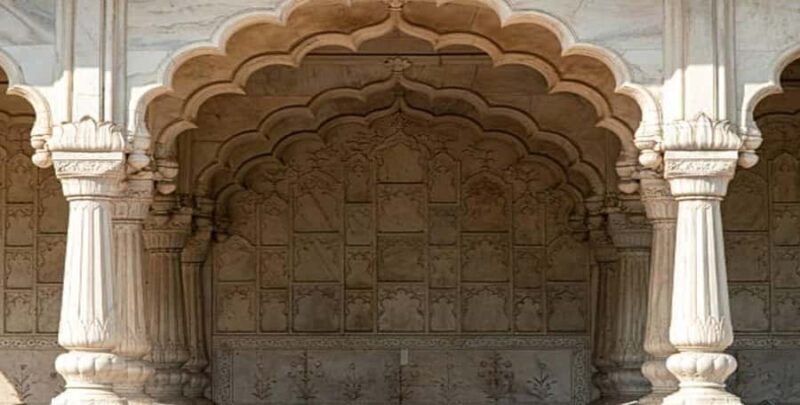 Gatimaan Express Taj Mahal Tour with VIP Experiences - Key Points