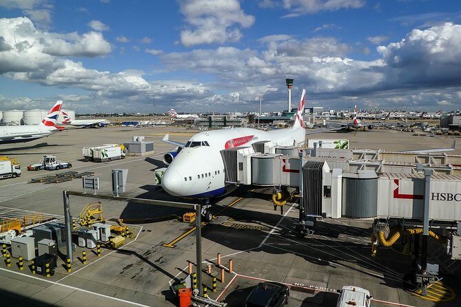 Gatwick Airport Private Transfers to/from London (Postcode W1 to W7) - What’s Included and How It Works