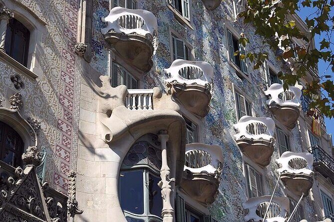 Gaudi Masterpiece: Casa Batlló with Expert Guide and STL Tickets - Authentic, Intimate Experience