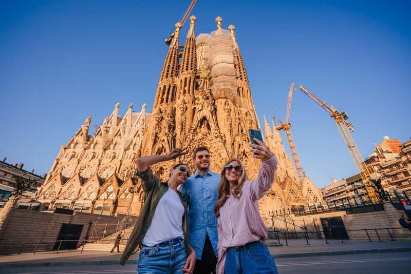 Gaudí's Artworks: Pedrera & Sagrada Família exclusive Tour - Introduction: Unlocking Gaudí’s Barcelona