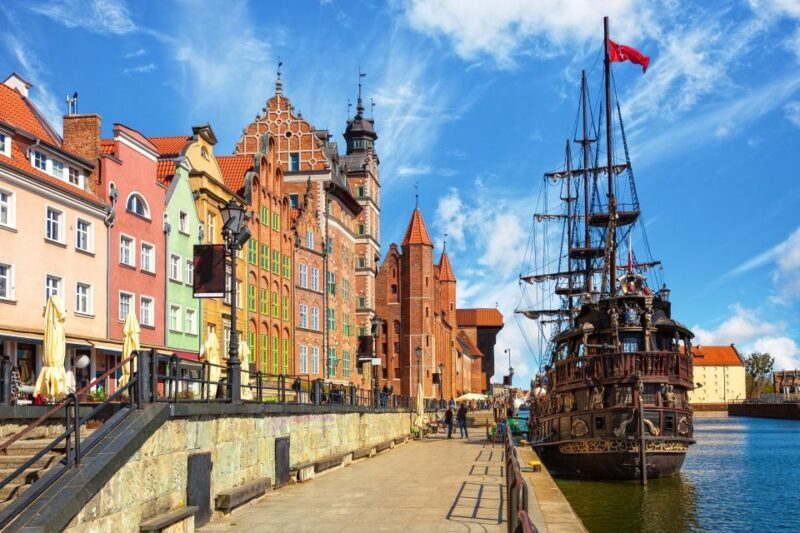 Gdansk 1-Day of Highlights Private Guided Tour and Transport - FAQs