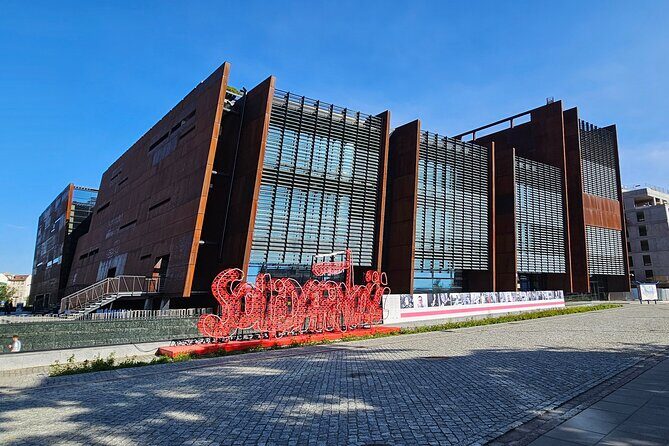 Gdansk European Solidarity Centre Guided Tour - An Introduction to the Tour Experience