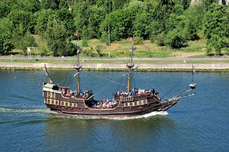 Gdansk: Guided Round-Trip Cruise to Westerplatte - Key Points