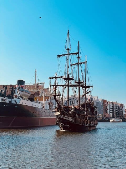 Gdansk: Guided Round-Trip Cruise to Westerplatte - Who Should Consider This Cruise?