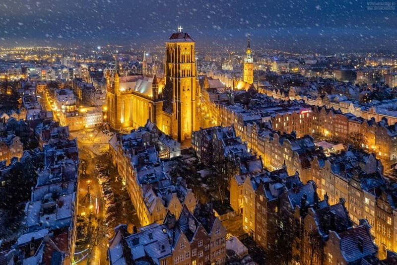 Gdansk: Private Old Town Guided Walking Tour - Key Points