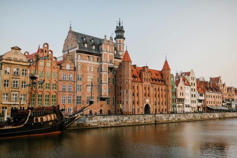 Gdansk: Private Old Town Tour - Analyzing the Value