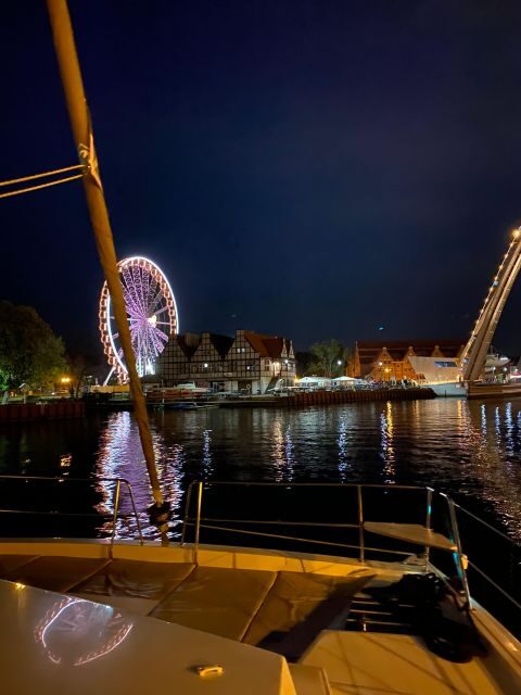 Gdansk: Scenic Evening Yacht Cruise with Welcome Drink - Key Points
