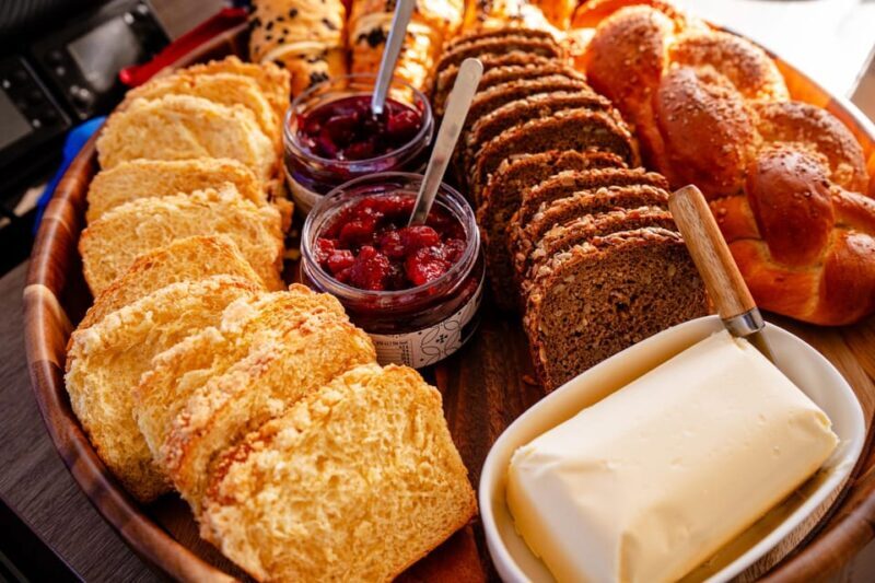 Gdansk/Sopot: Breakfast Cruise on a Catamaran - Food and Drinks