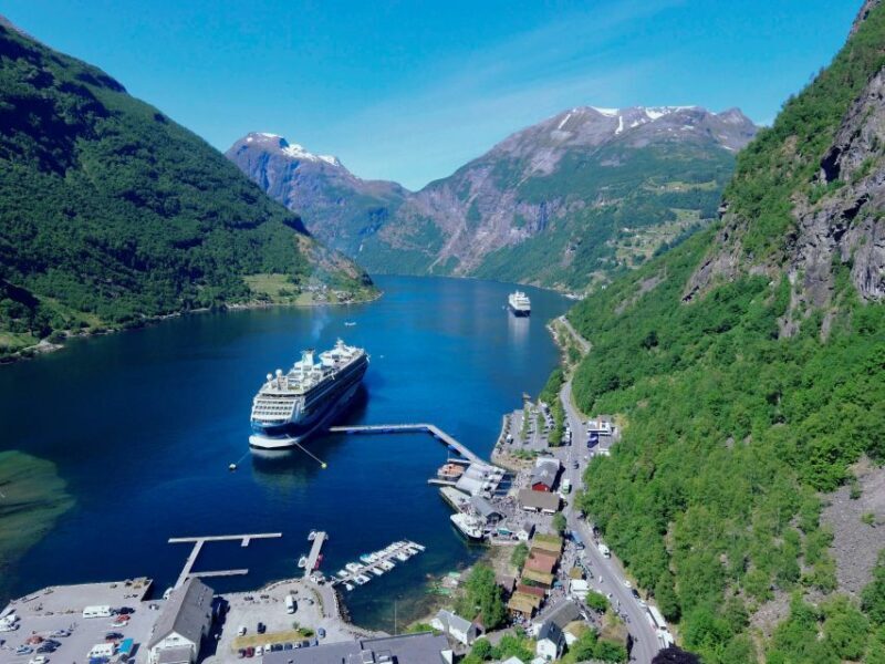 Geiranger: Bus Tour with Multilingual Audio Guide - Key Points