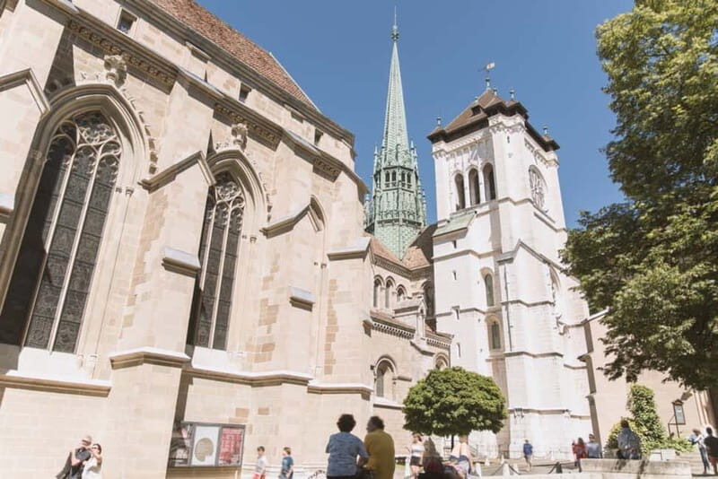 Geneva: Hop-on Hop-Off Bus & Scenic Mini-Train Tour - Key Points