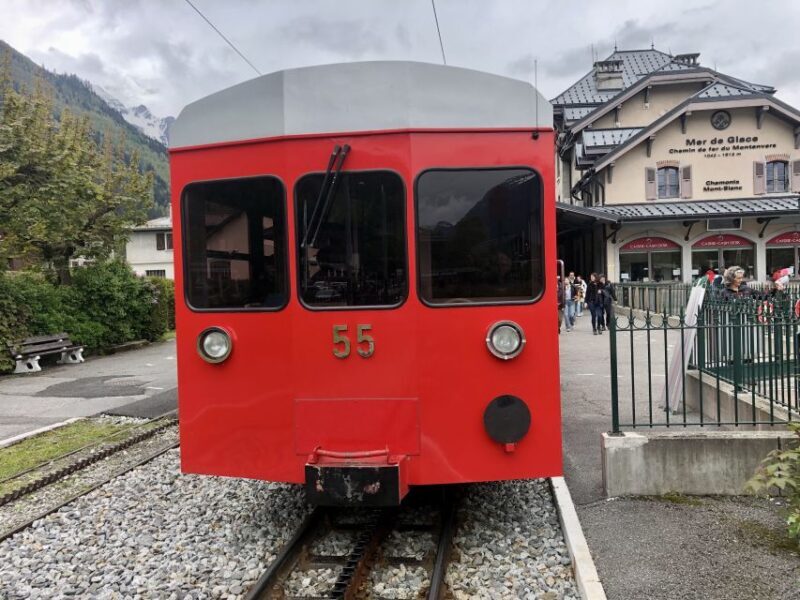 Geneva Private Day Trip to Mont Blanc glacier and 3860m Top - FAQs