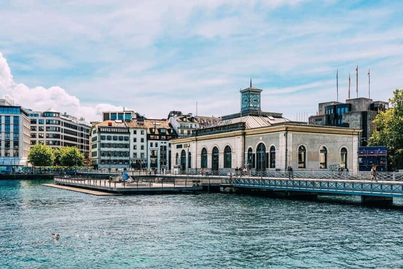 Geneva: Whispers of the Old Town Walking Tour with Apéritif - An Introduction to the Experience