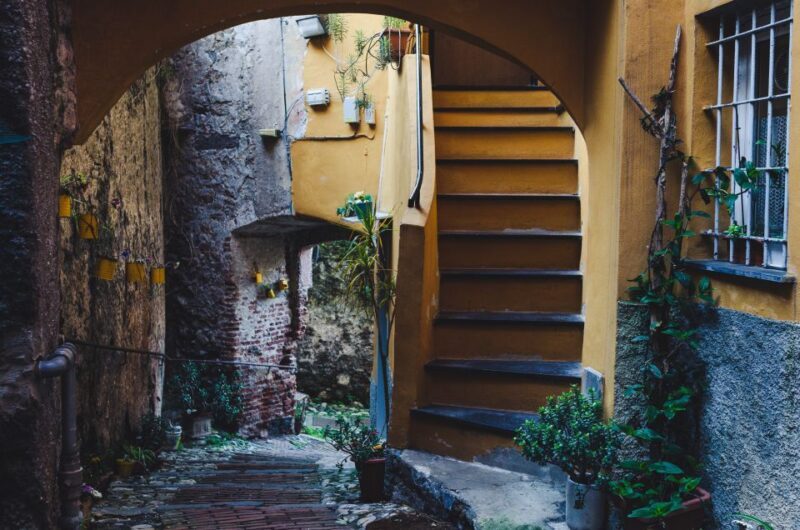 Genoa: Secret Corners Photography Tour and Traditional Snack - Exploring Genoa’s Hidden Corners: What the Tour Offers