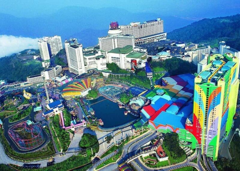 Genting Highlands Private Trip with Gondola & Indoor Park - Exploring Genting Highlands and Shopping