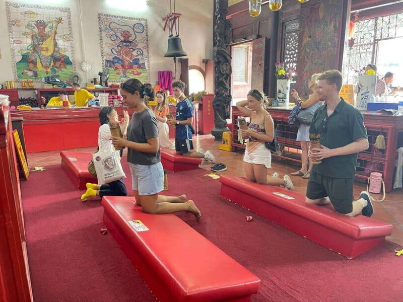 George Town: Heritage Walking Tour with Street Food Tasting - Key Points