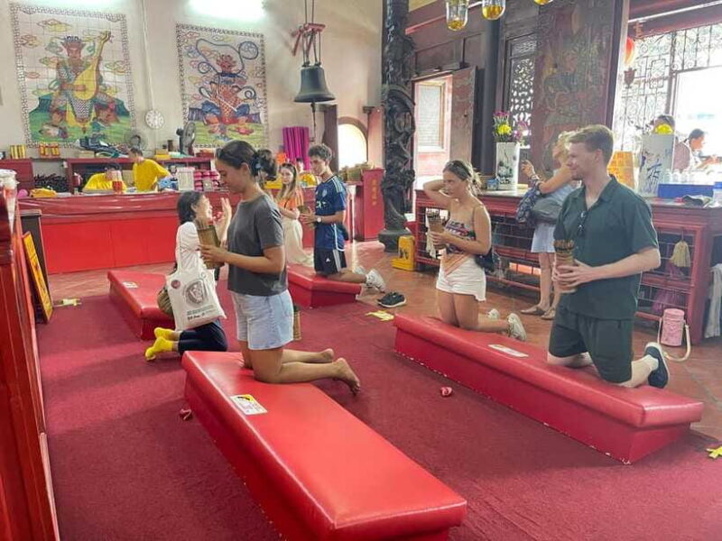 George Town: Heritage Walking Tour with Street Food Tasting - The Pacing and Group Dynamics