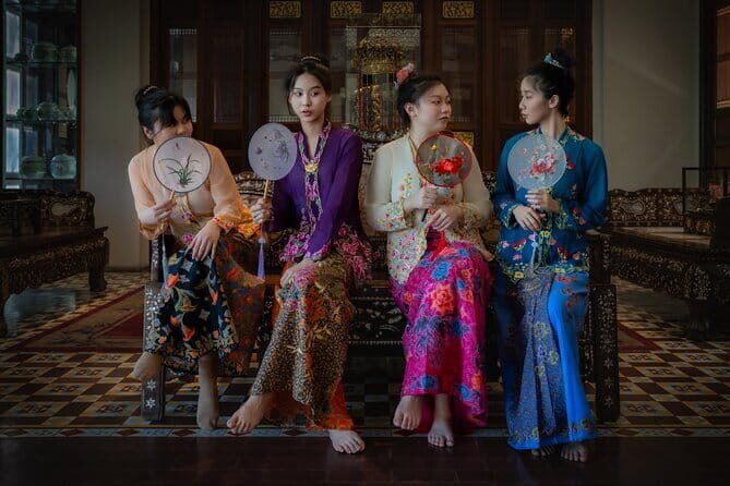George Town World Heritage Site Baba Nyonya Costume Rental - Key Points