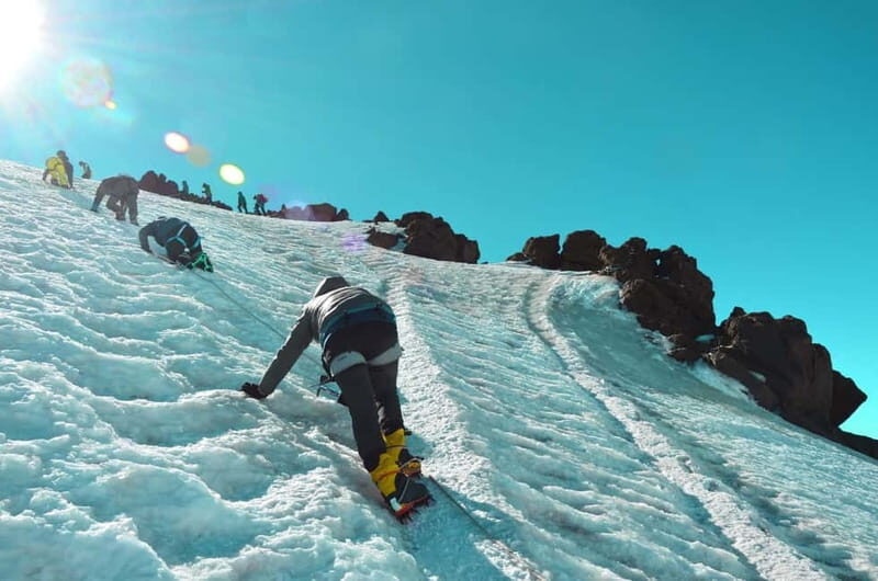 Georgia: climbing mount Kazbegi - Authenticity and Experience
