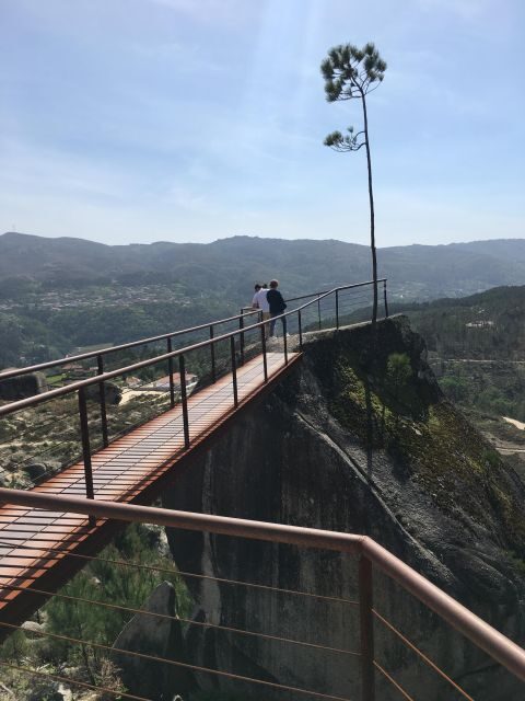 Gerês National Park Waterfalls and wolf village in 4x4 - FAQ