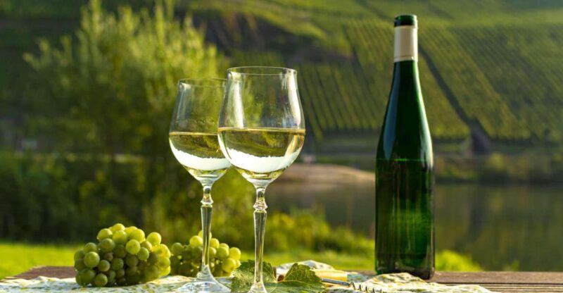 German Wine Self-Guided Tour in Munich's Old Town Wine Bars - How the Experience Unfolds